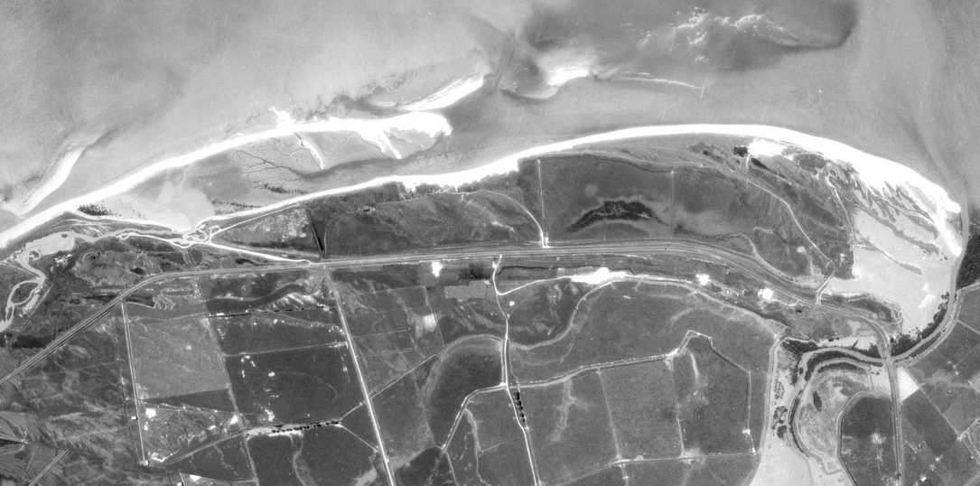 Chenier Plains - Pūkorokoro Miranda Shorebird Centre